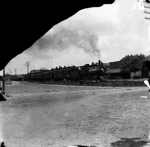 Allegheny Valley Railroad Train in Verona | Digital Pitt